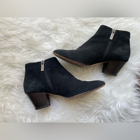 Aquatalia | Shoes | Aquatalia Suede Chelsea Chunk Ankle Booties 65 ...